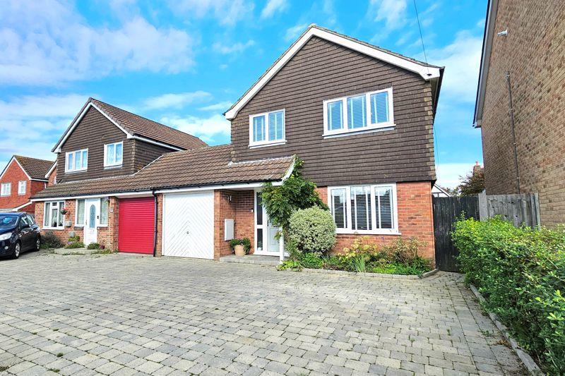 Fitzwilliam Avenue, Hill Head, PO14 3 bed link detached house - £450,000