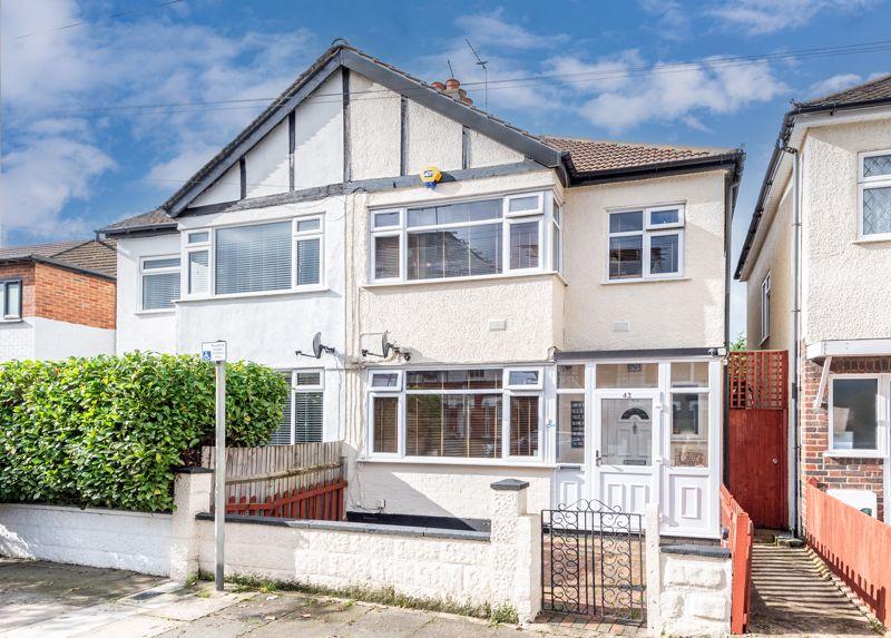 Grove Road, London SW19 3 bed semi-detached house - £770,000