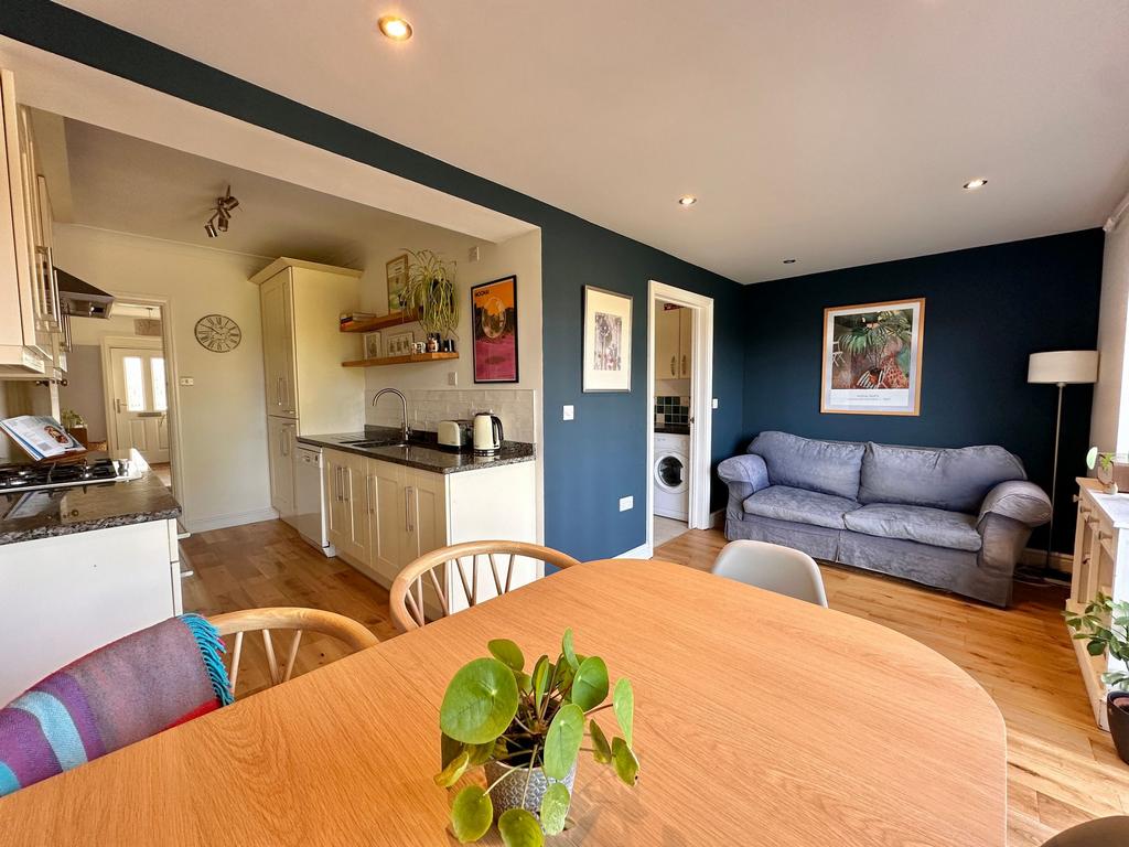 Scotby Road, Carlisle CA4 4 bed semi-detached house - £320,000
