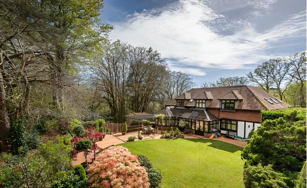 Corfe Lodge Road, Broadstone 5 bed detached house - £1,725,000