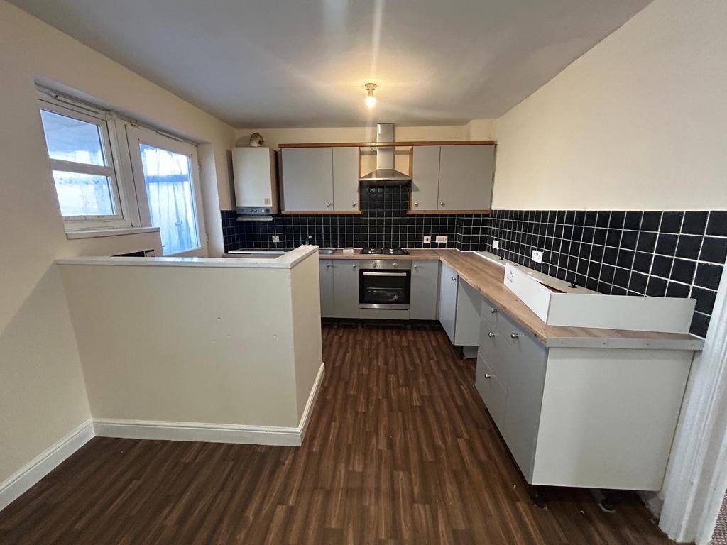 BEAUVALE GARDENS, ANNESLEY WOODHOUSE 3 bed semi-detached house - £850 ...