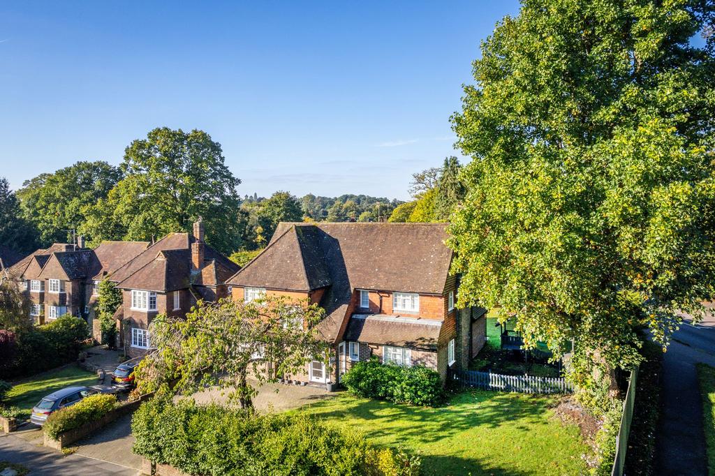 West Common Drive, Lindfield, RH16 4 bed detached house - £1,200,000