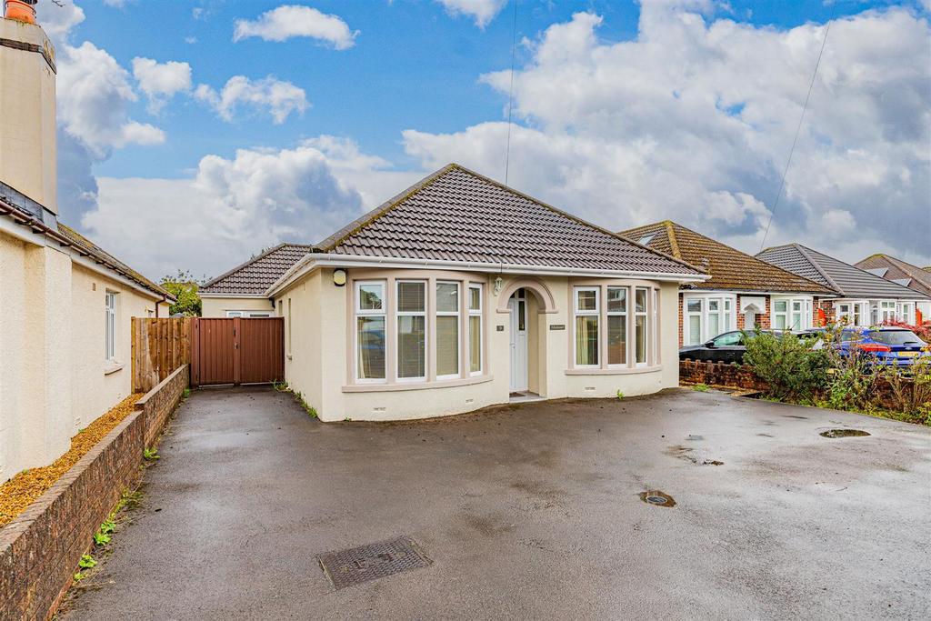 Heol Ifor, Cardiff CF14 4 bed detached bungalow - £575,000