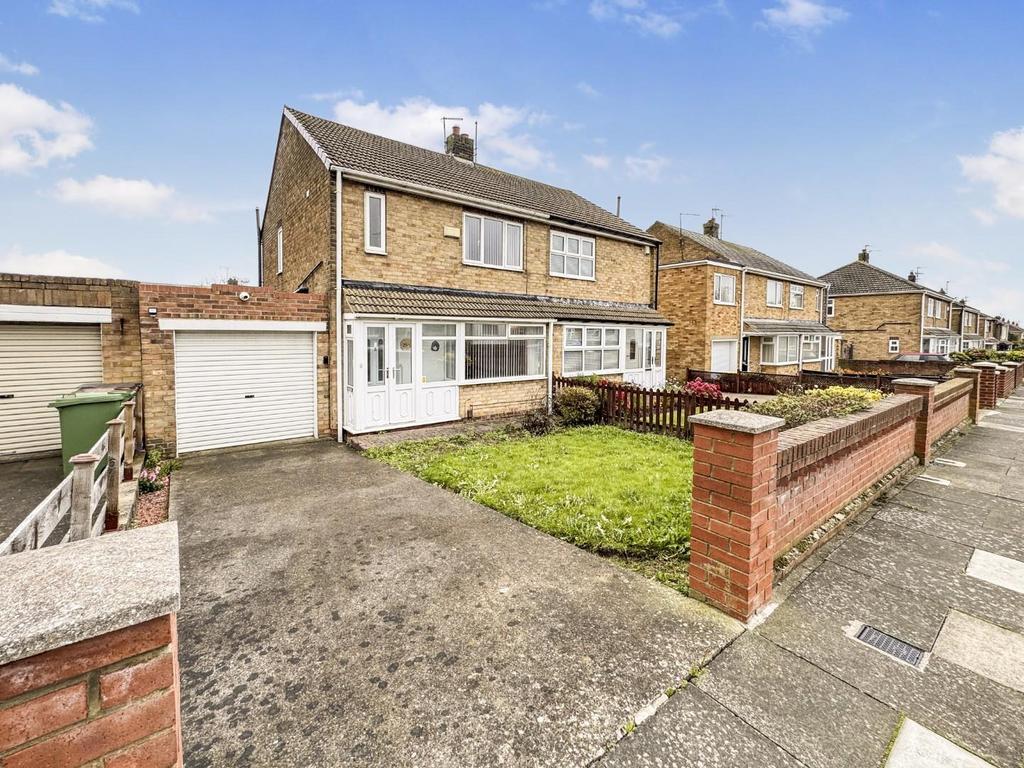 Studland Drive, Hartlepool 3 bed semi-detached house - £140,000