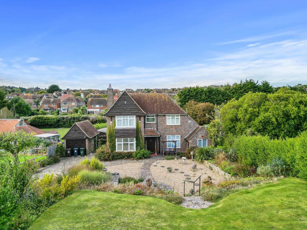 Downs View Lane, Eastbourne BN20 4 bed detached house - £775,000