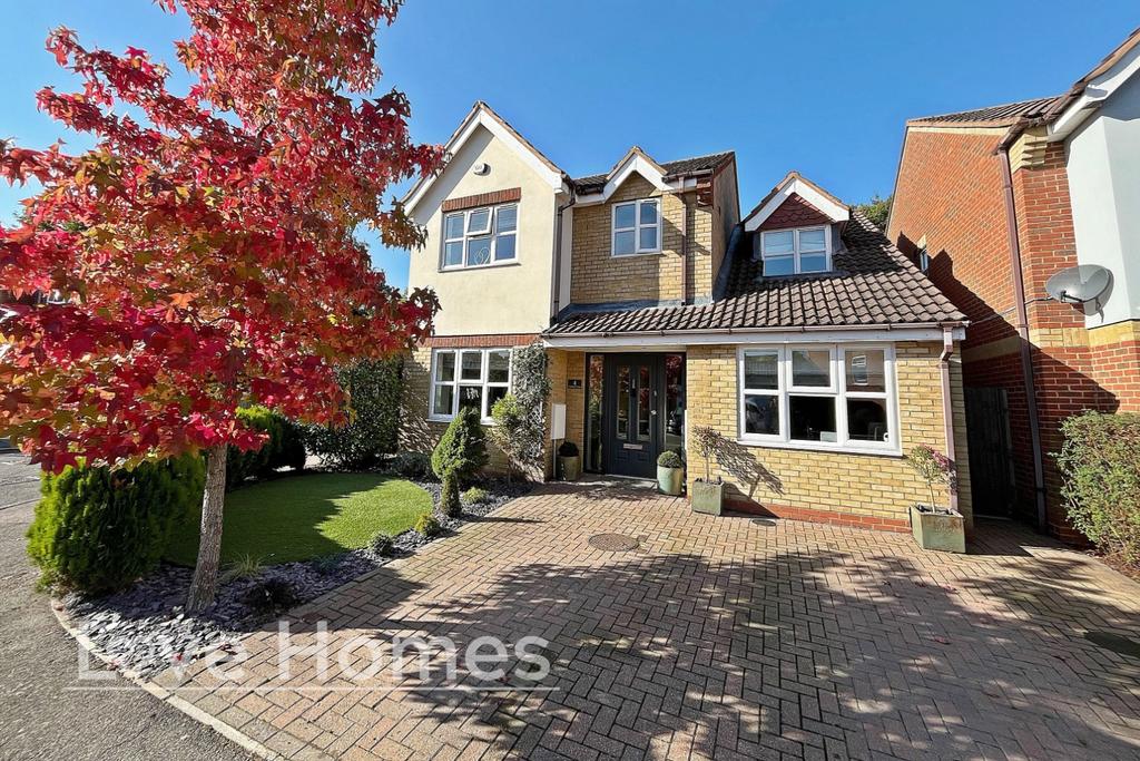 Waterloo Close, Flitwick 4 bed detached house - £650,000
