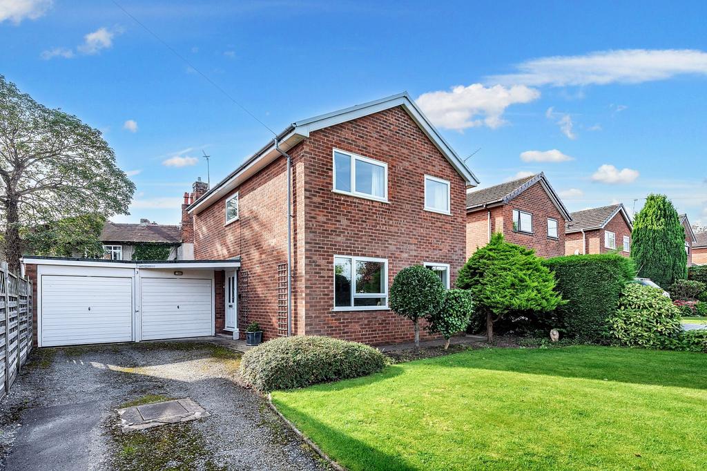 Chestnut Grove, Hawarden, CH5 4 bed detached house - £325,000