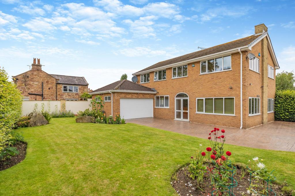 High Park, Hawarden, CH5 5 bed detached house - £600,000