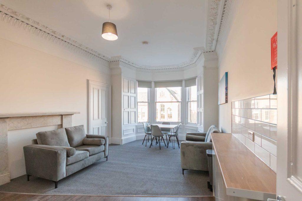 1484L – Marchmont Crescent... 4 bed flat - £2,496 pcm (£576 pw)