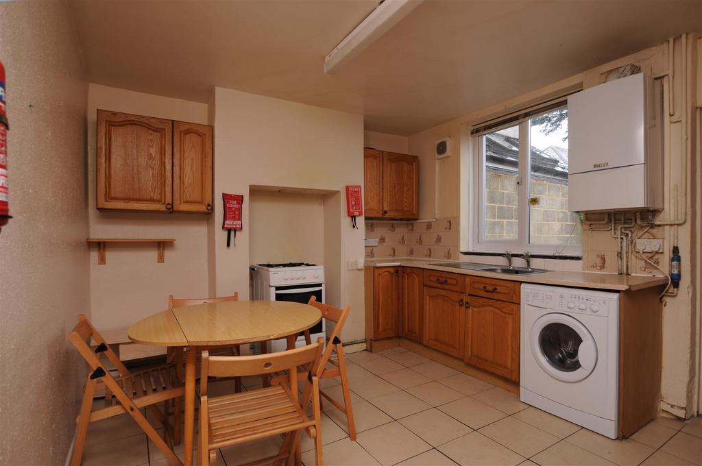 Cross Street 3 bed house - £2,544 pcm (£587 pw)