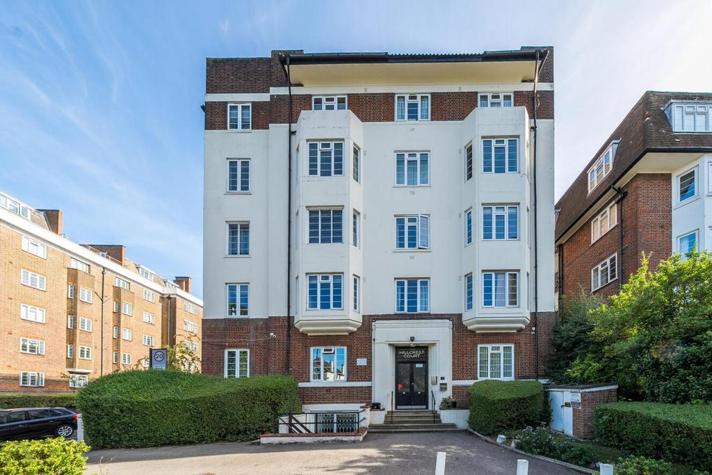 Hillcrest Court, West Hampstead 1 bed flat - £275,000