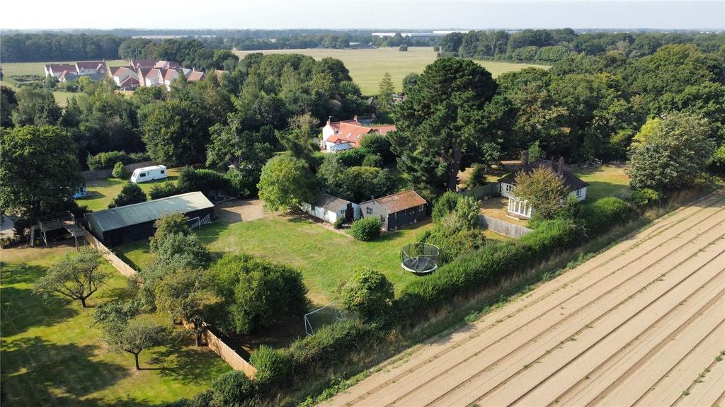Foxhall, Ipswich, Suffolk, IP10 2 bed bungalow - £675,000