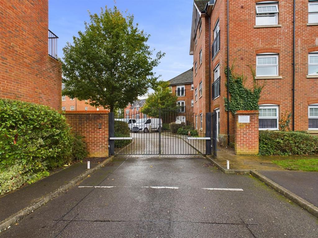Northgate, Crawley 1 bed apartment for sale - £190,000