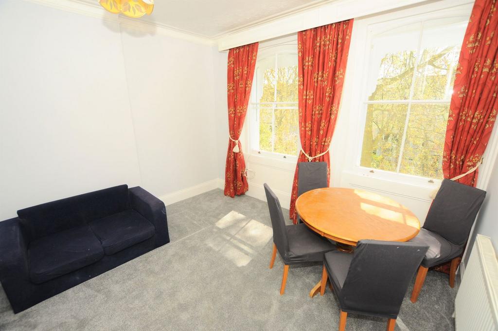 LONDON, SW7 4AP 3 bed flat to rent - £2,750 pcm (£635 pw)