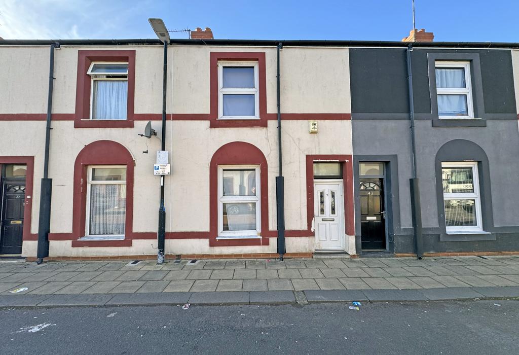 Dent Street, Hartlepool, TS26 2 bed terraced house - £15,000