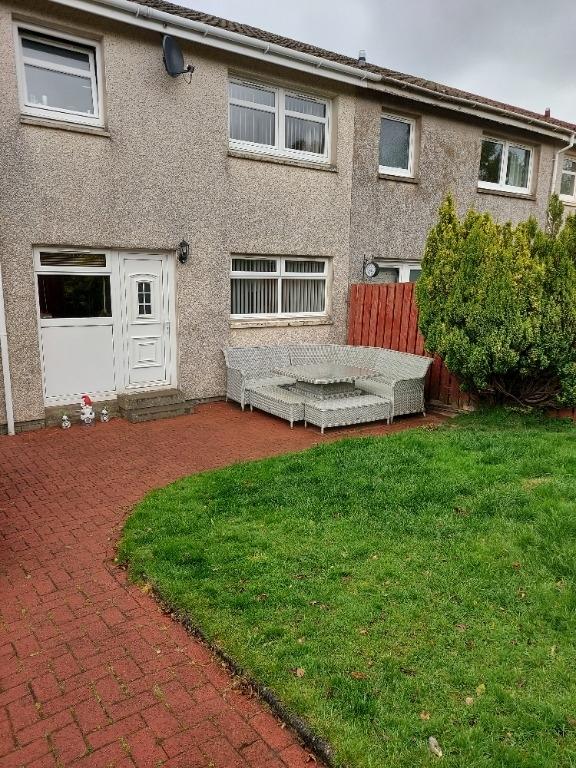 Faulds Square, Kirkmuirhill, South... 2 bed terraced house - £650 pcm ...