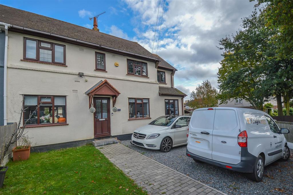 Clarence Road, Pilgrims Hatch, Brentwood 3 bed semi-detached house - £ ...