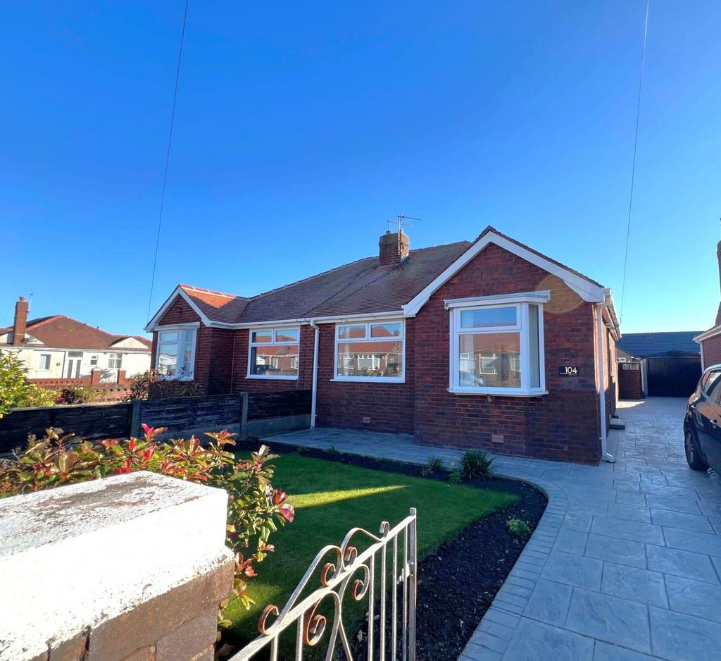 Ringway, Cleveleys FY5 2 bed bungalow - £185,000