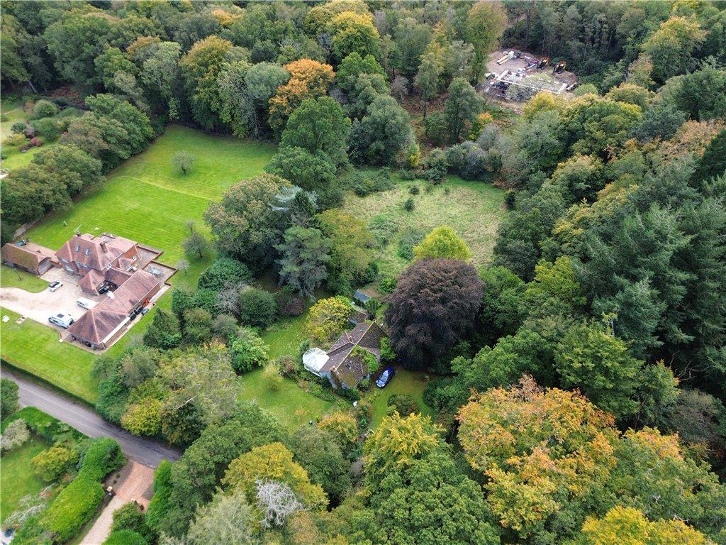 Danes Road, Awbridge, Romsey, Hampshire 3 bed detached bungalow - £999,950