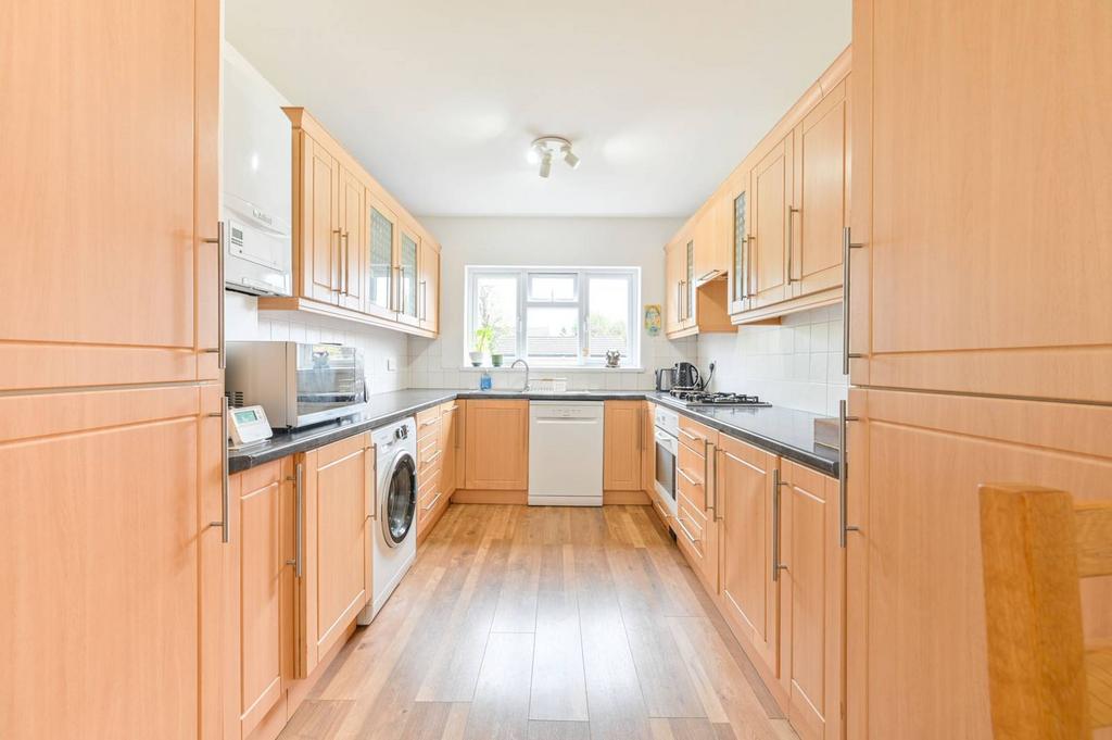 Bassingham Road, Alperton, Wembley, HA0 4 bed semi-detached house for ...