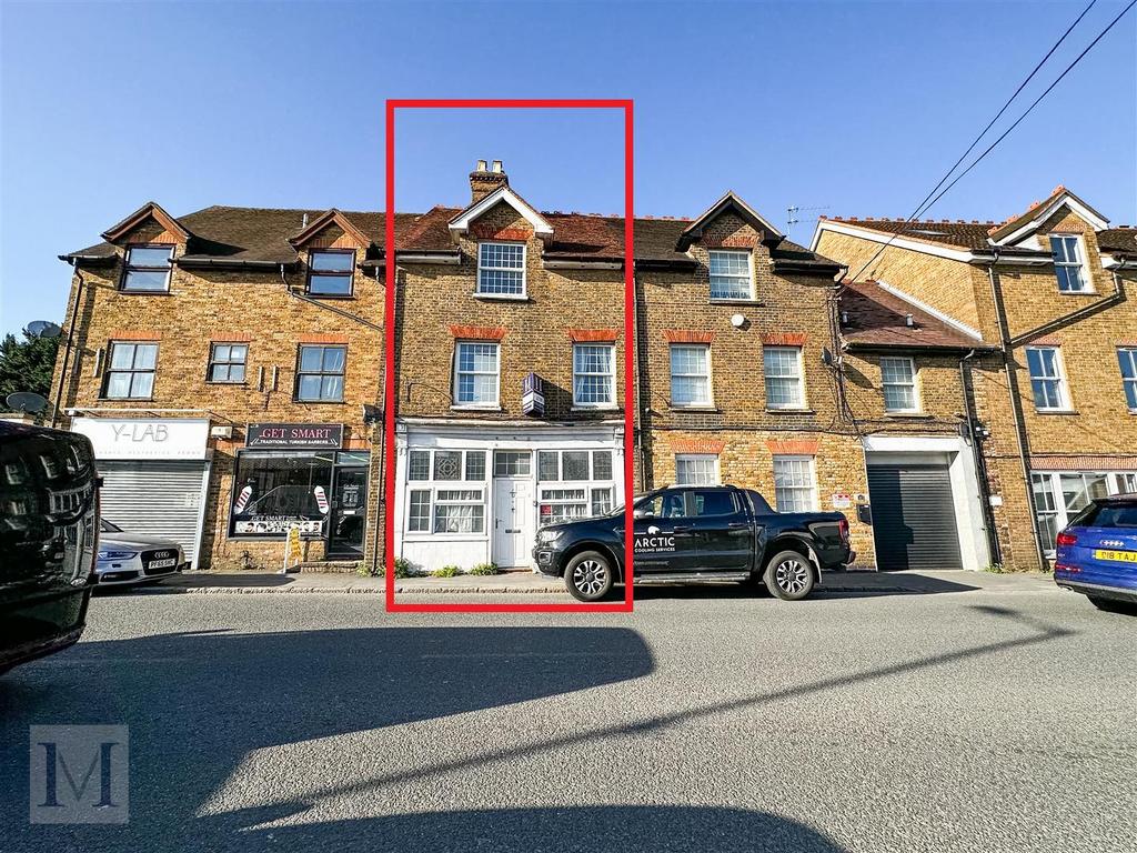 High Street, Iver SL0 3 bed terraced house - £1,800 pcm (£415 pw)