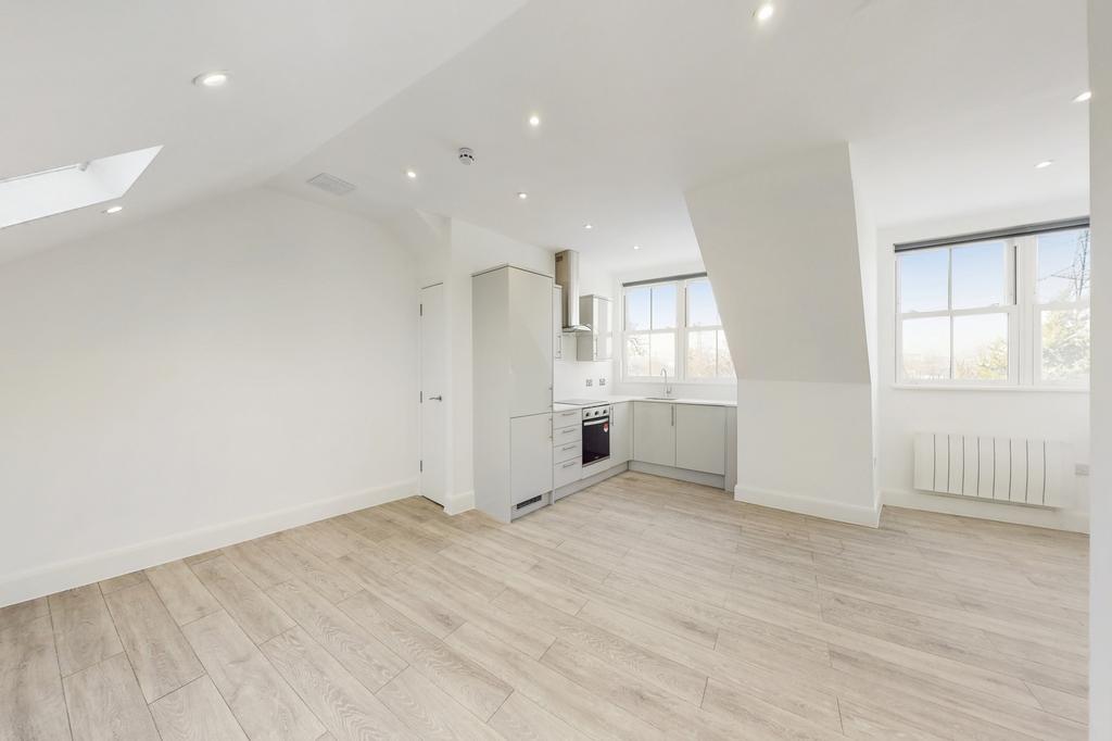 Bushey Grove Road, Bushey, WD23 1 bed flat - £1,452 pcm (£335 pw)