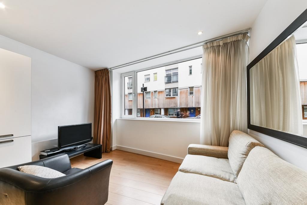 Meridian Court, Tempus Wharf, Tower... 2 bed apartment to rent - £2,145 ...