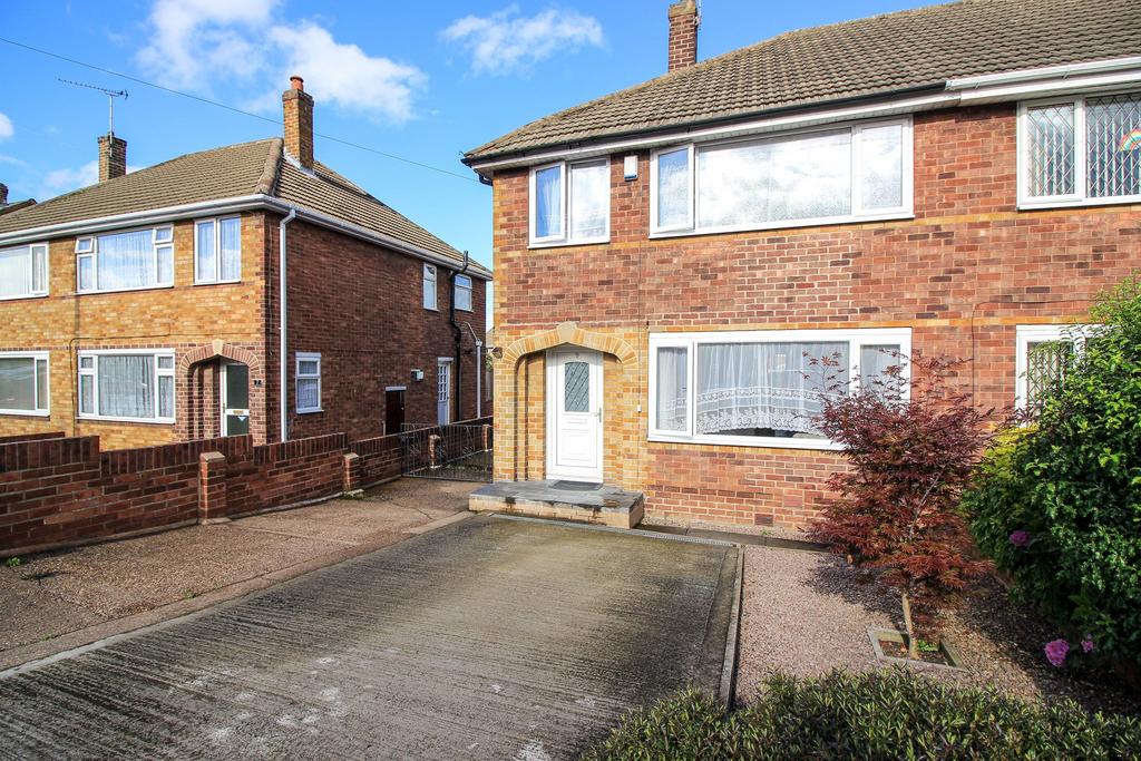 Winchester Way, Doncaster DN5 3 bed semi-detached house - £950 pcm (£ ...