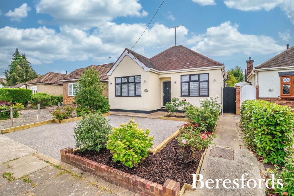 The Crescent, Upminster, RM14 2 bed bungalow for sale - £500,000