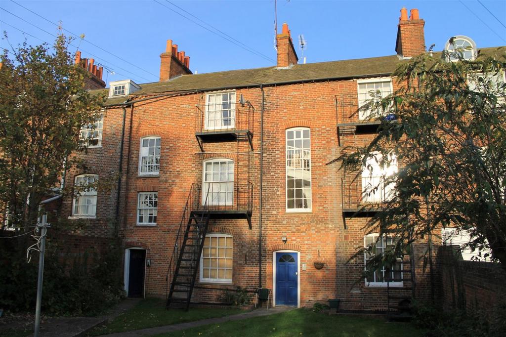 Southampton Street, Berkshire RG1 1 bed apartment - £950 pcm (£219 pw)