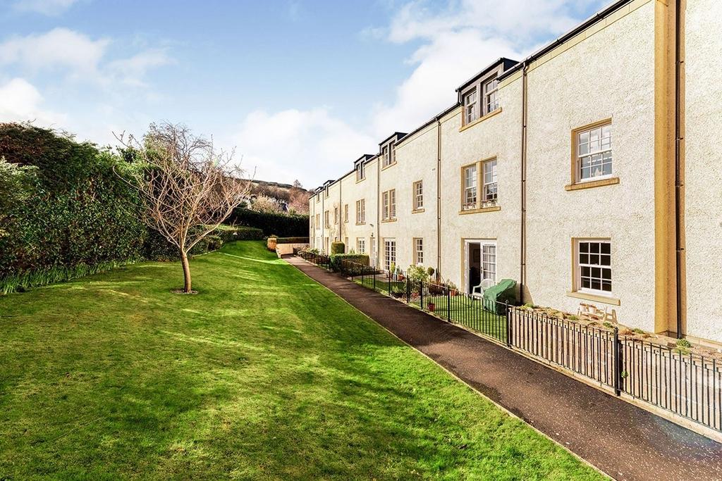 Willowbrae Road, Edinburgh EH8 2 bed flat to rent - £1,200 pcm (£277 pw)