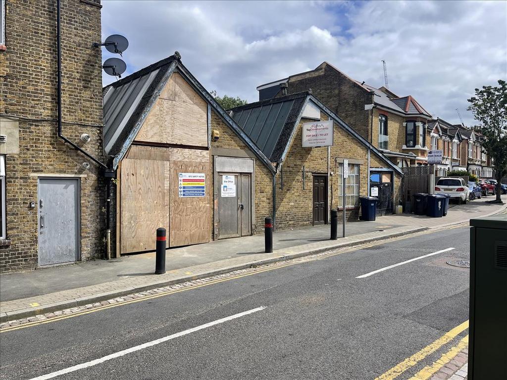 75 Church Road, Barnet, London, NW4 Warehouse for sale - £2,000,000