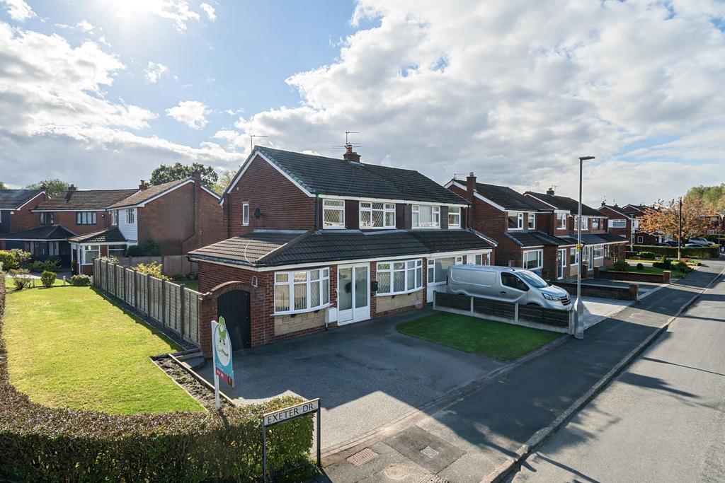 18, Exeter Drive, Ashton-under-lyne... 4 bed semi-detached house - £295,000