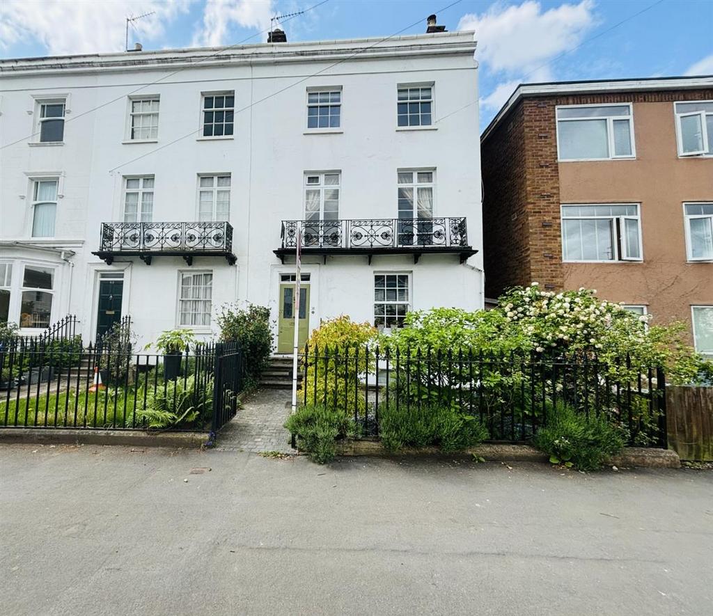 Willes Road, Leamington Spa 4 bed end of terrace house - £750,000