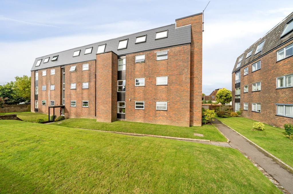 Swan Street, Petersfield, GU32 2 bed flat - £225,000