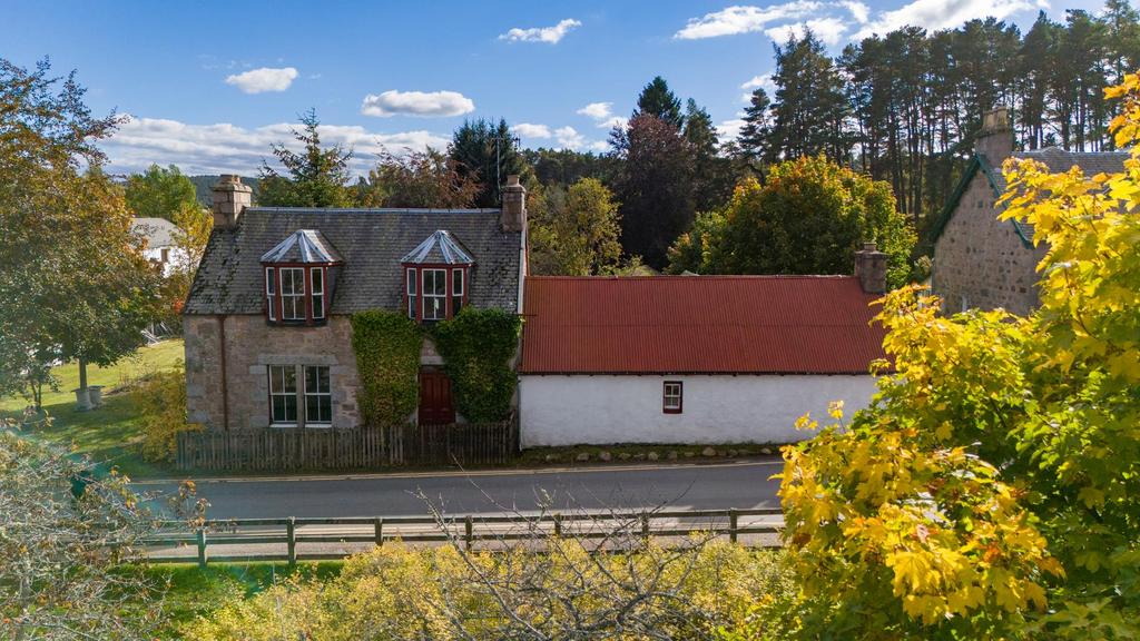 Carrick Cottage, Station Road... 4 bed detached house for sale - £210,000