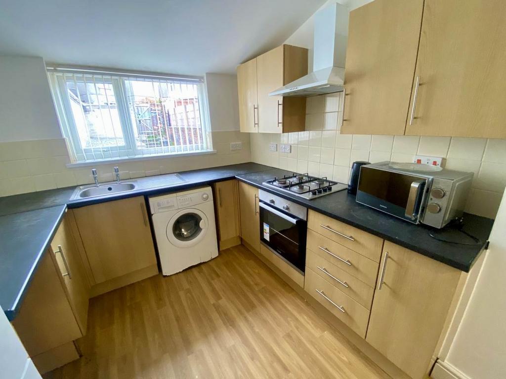 Rhyddings Terrace, Brynmill, Swansea 5 bed house - £1,825 pcm (£421 pw)