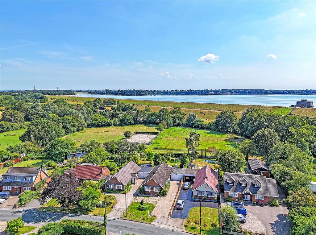 Church Road, West Hanningfield... 3 bed link detached house for sale ...