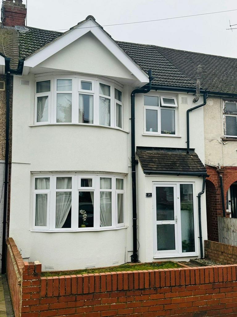 Grosvenor Road, LU3 2EG 4 bed terraced house - £2,100 pcm (£485 pw)