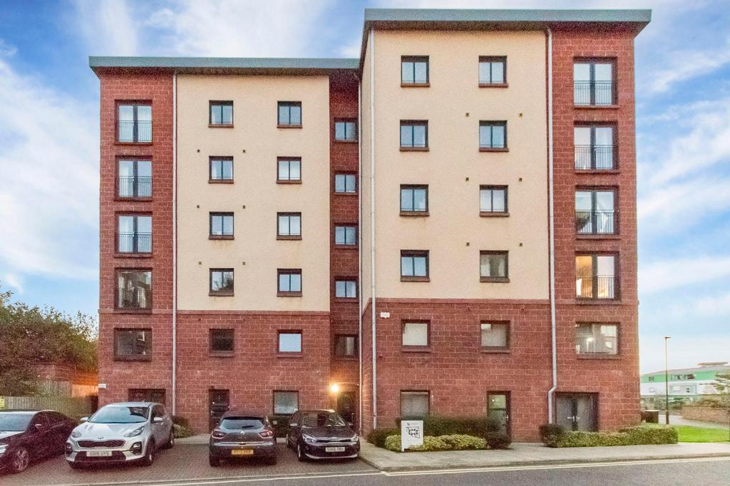 Slateford Gait, Slateford, Edinburgh... 2 bed flat - £220,000