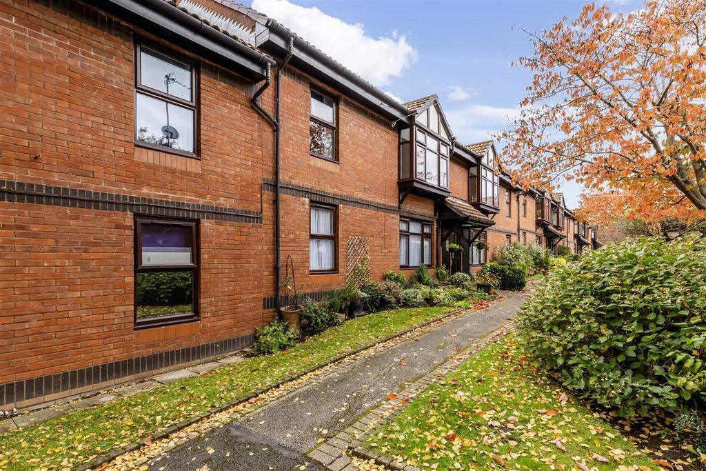 Prospect Place, Epsom 1 bed retirement property for sale - £100,000