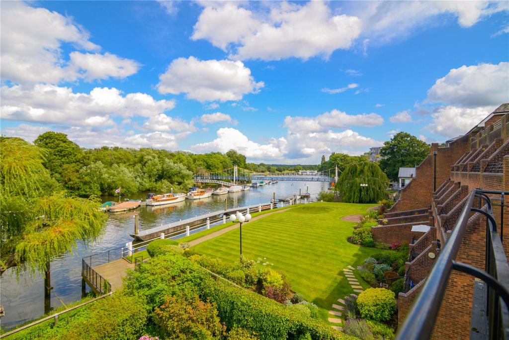 Manor Road, Teddington, TW11 2 bed apartment - £825,000