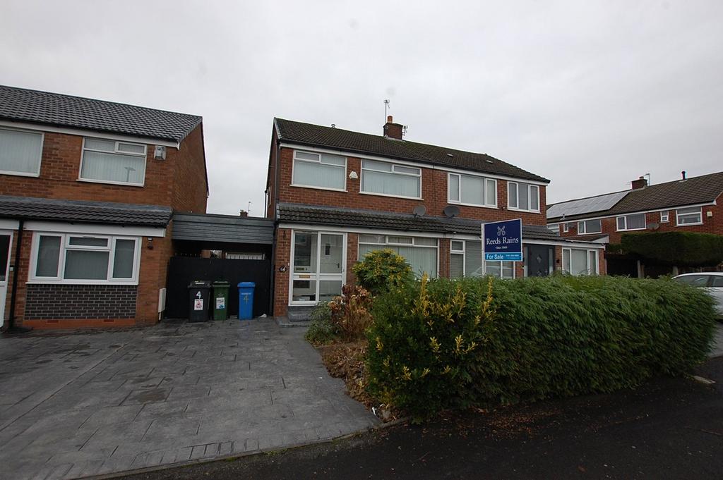 Whernside Avenue, Greater Manchester OL6 3 bed semi-detached house for ...