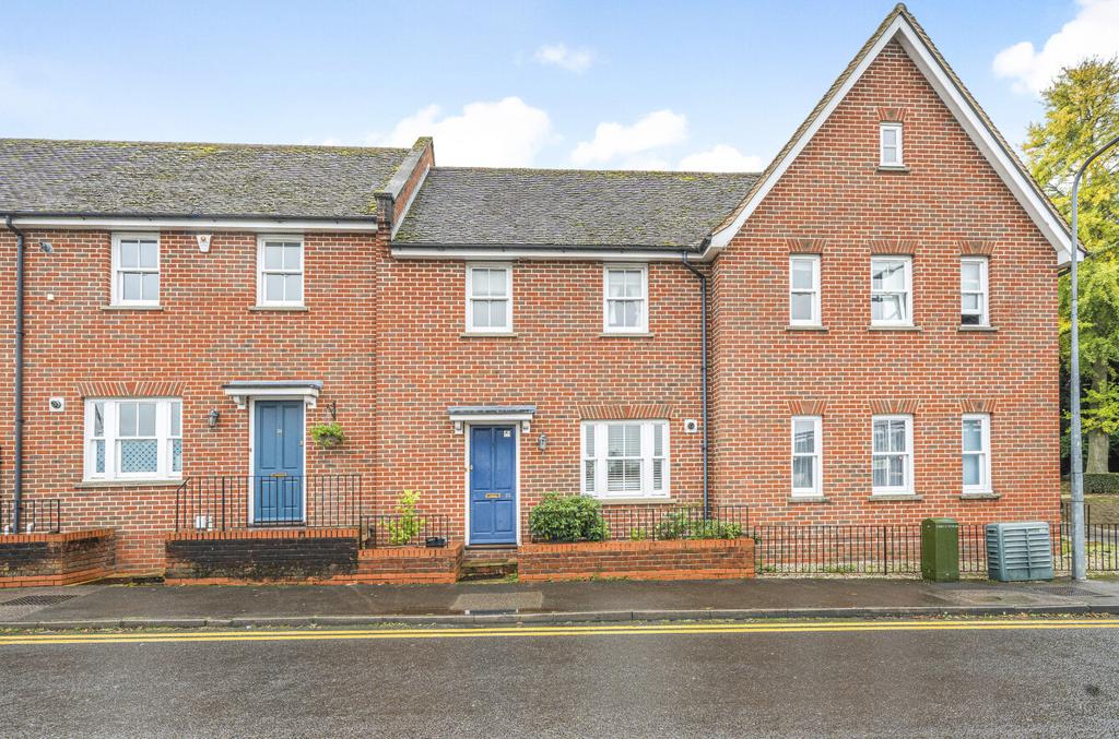 Elm Grove, Essex CB10 2 bed terraced house for sale - £425,000