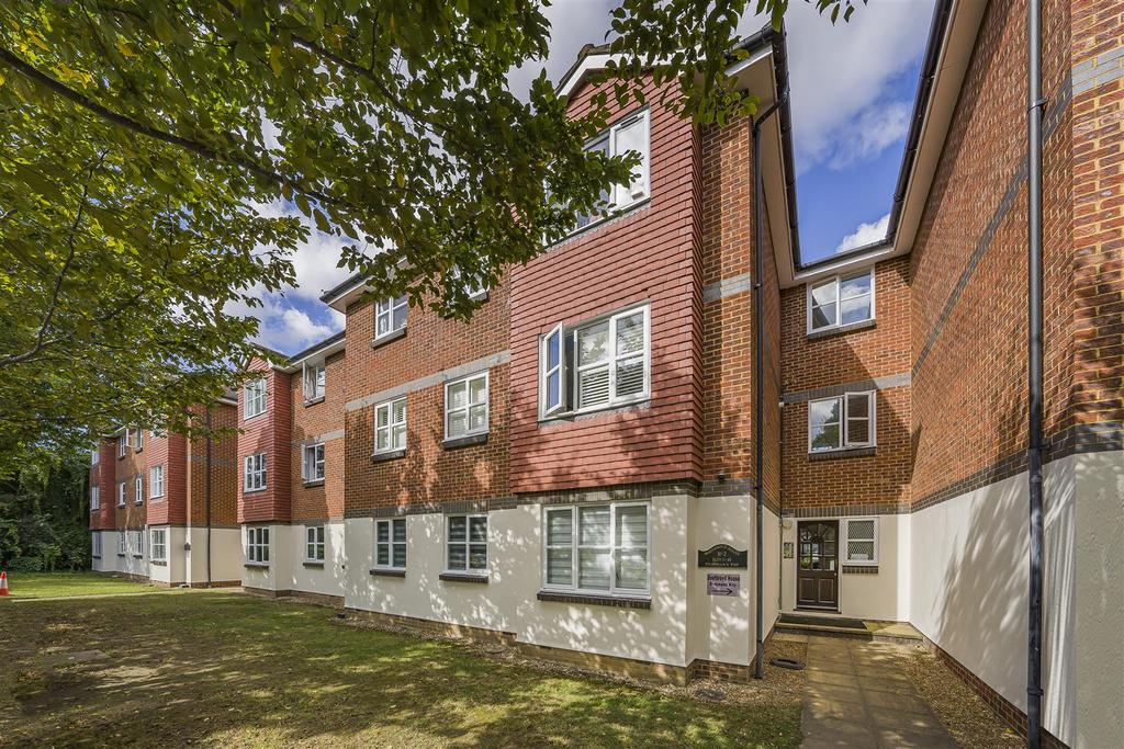 Draymans Way, Isleworth 2 bed apartment - £340,000