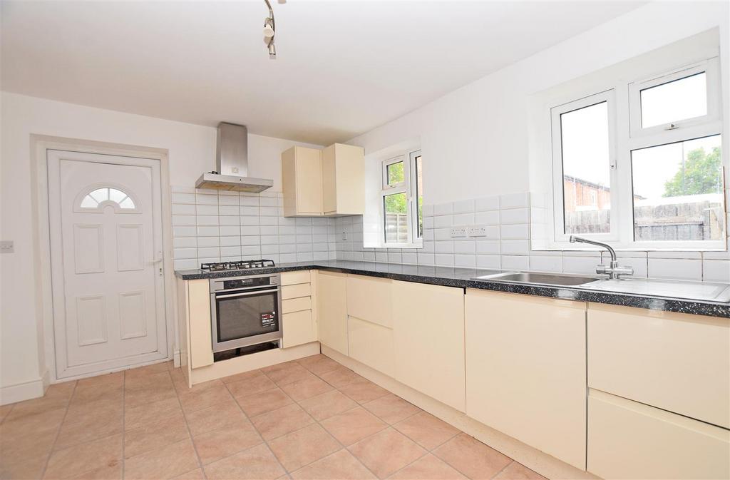 Tangley Park Road, Hampton 3 bed bungalow - £1,895 pcm (£437 pw)
