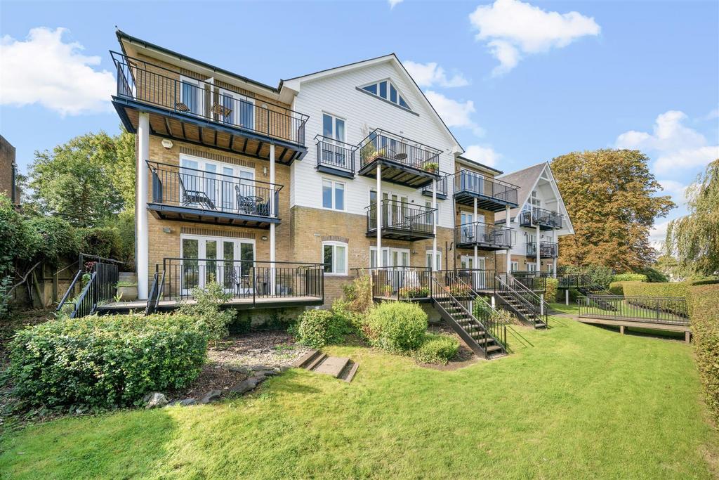 Manor Road, Teddington 2 bed apartment - £875,000