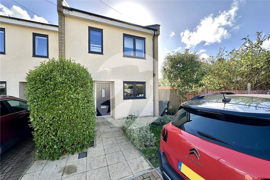 Castle Street, Swanscombe, Kent, DA10 3 bed end of terrace house - £360,000