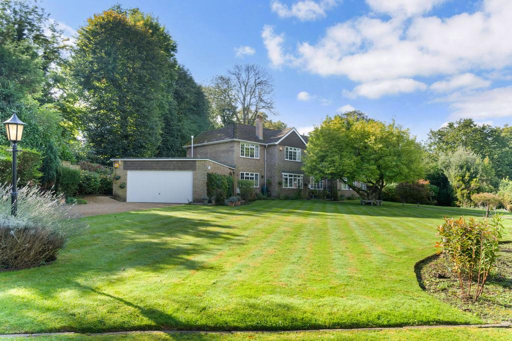 Rockfield Road, Oxted RH8 5 bed detached house - £2,000,000
