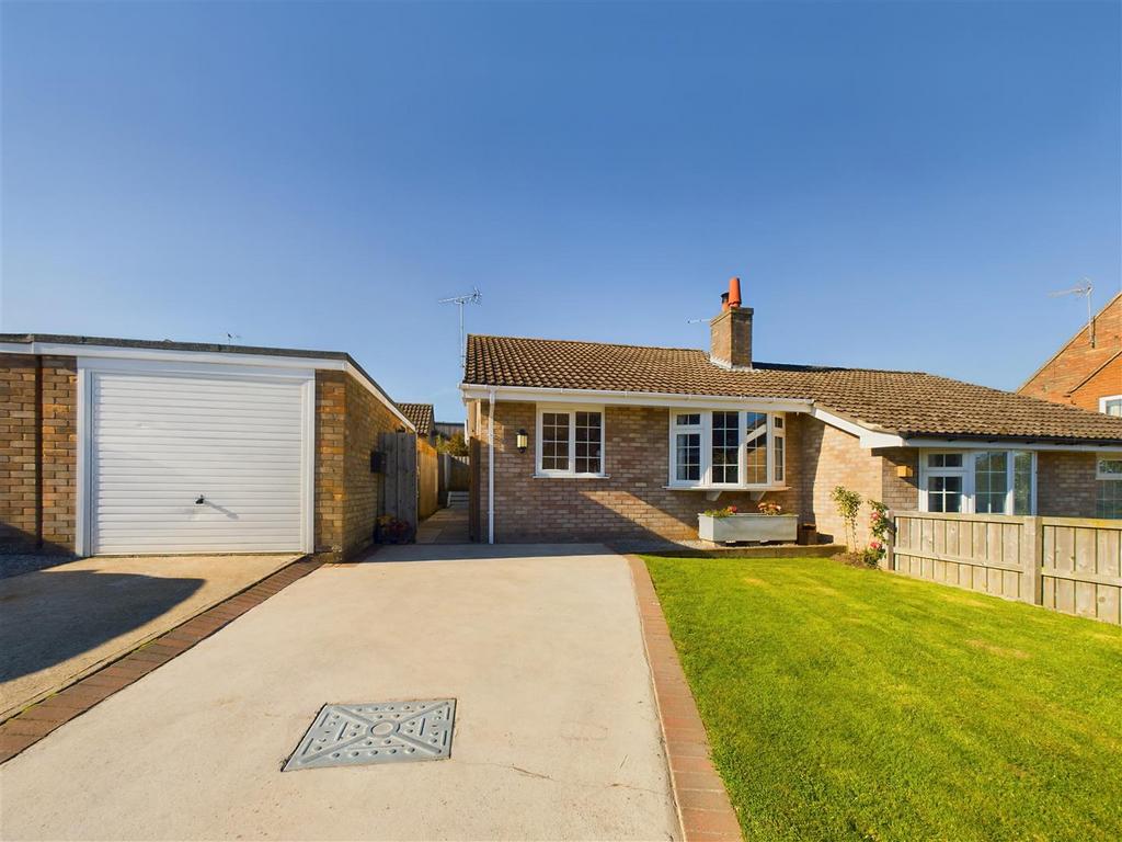 The Croft, Sheriff Hutton, York... 3 bed bungalow - £299,950